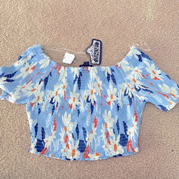 Angie | Tops | Nwt Ruched Raglan Large Crop Top | Poshmark